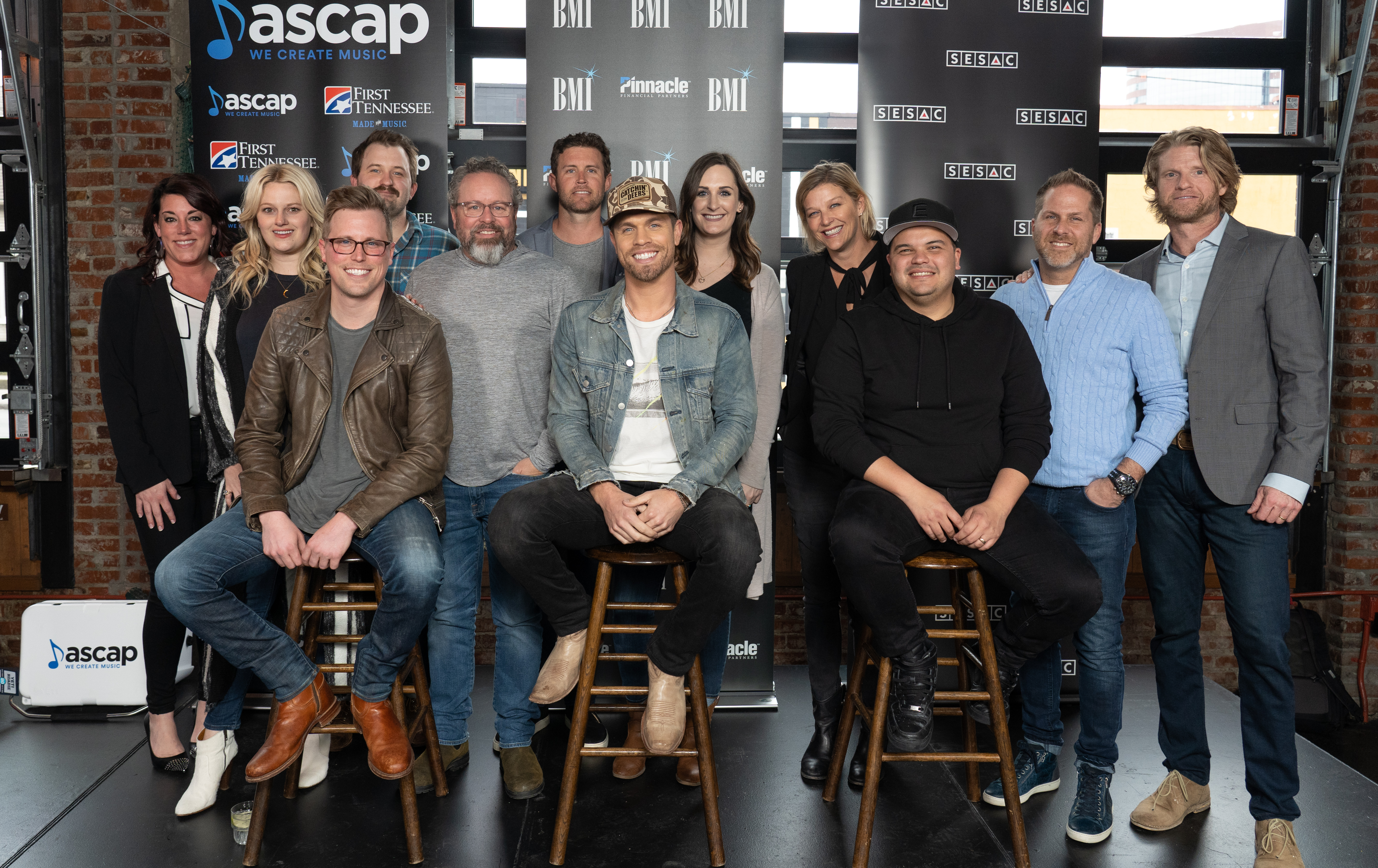 Platinum certified hitmaker Dustin Lynch celebrates first #1 as a ...