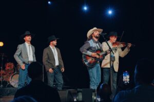 Ian Munsick Captivates Crowd with Sold-Out Ryman Auditorium Debut ...
