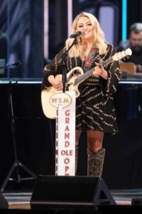 HunterGirl makes Grand Ole Opry debut, earns lively standing ovation – Country’s Chatter