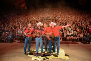 Ian Munsick Celebrates Red Rocks Debut w/ Friends & Family + Surprise ...