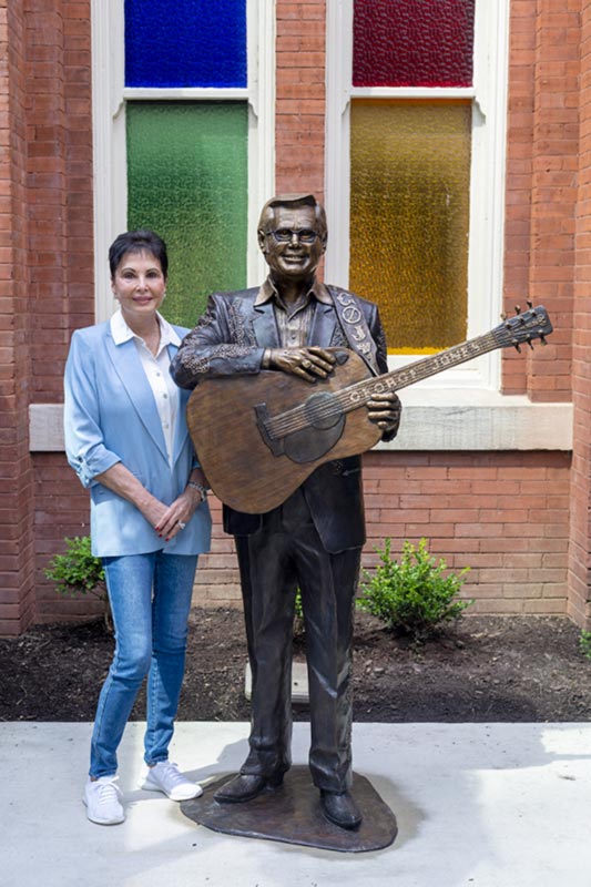 GEORGE JONES STATUE ADDED TO RYMAN AUDITORIUM’S ICON WALK – Country’s ...